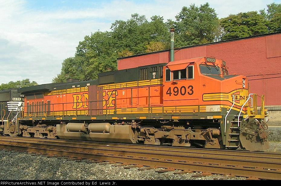 BNSF 4903
